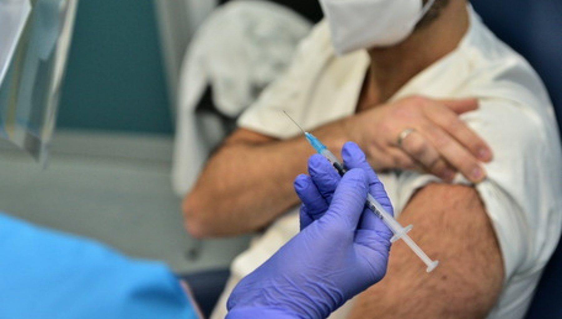 Covid-19: i medici che non si vaccinano rischiano il posto - la Repubblica