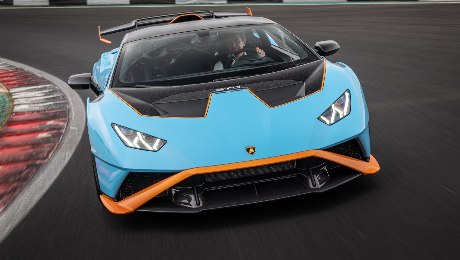 Lamborghini: domani l'auto volante, oggi l'auto da pista che va su ...