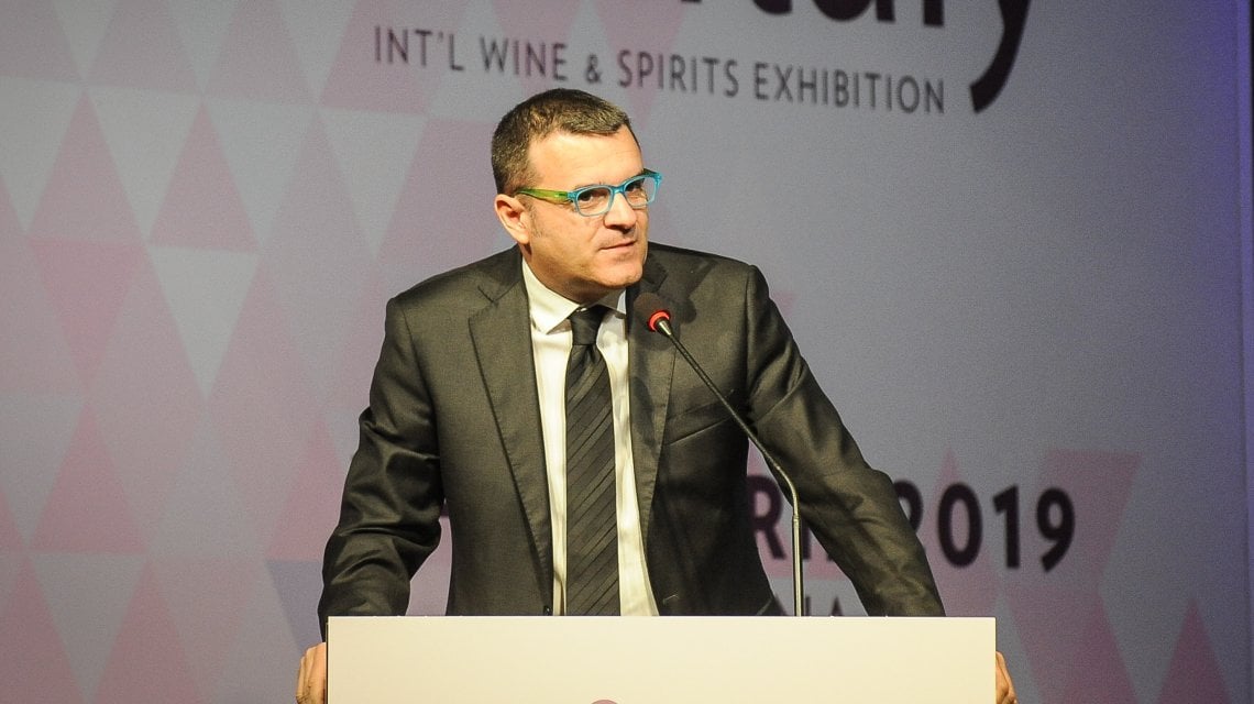 Prosek, via libera al vino croato. Centinaio: "Meglio una gazzosa" - la ...