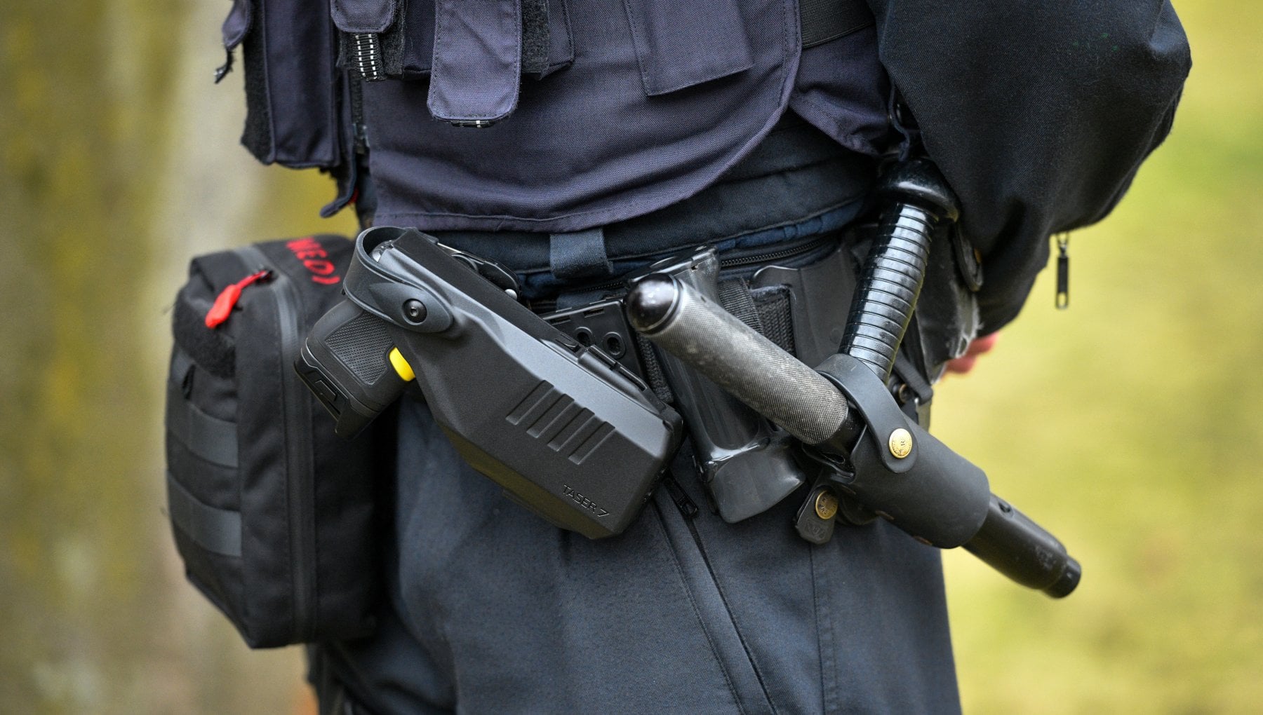 Taser, bodycam e intelligenza artificiale: il futuro hi-tech della ...