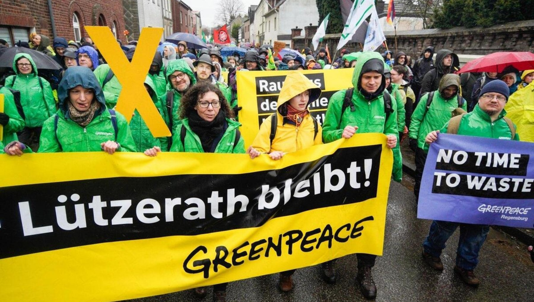 Quasi 700mila firme all'appello di Greta Thunberg contro i combustibili ...