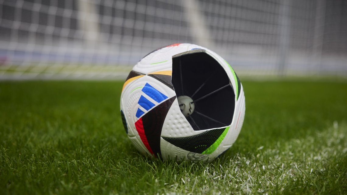 Il pallone ufficiale di Euro 2024 ha un cuore tech: capirà da solo ...