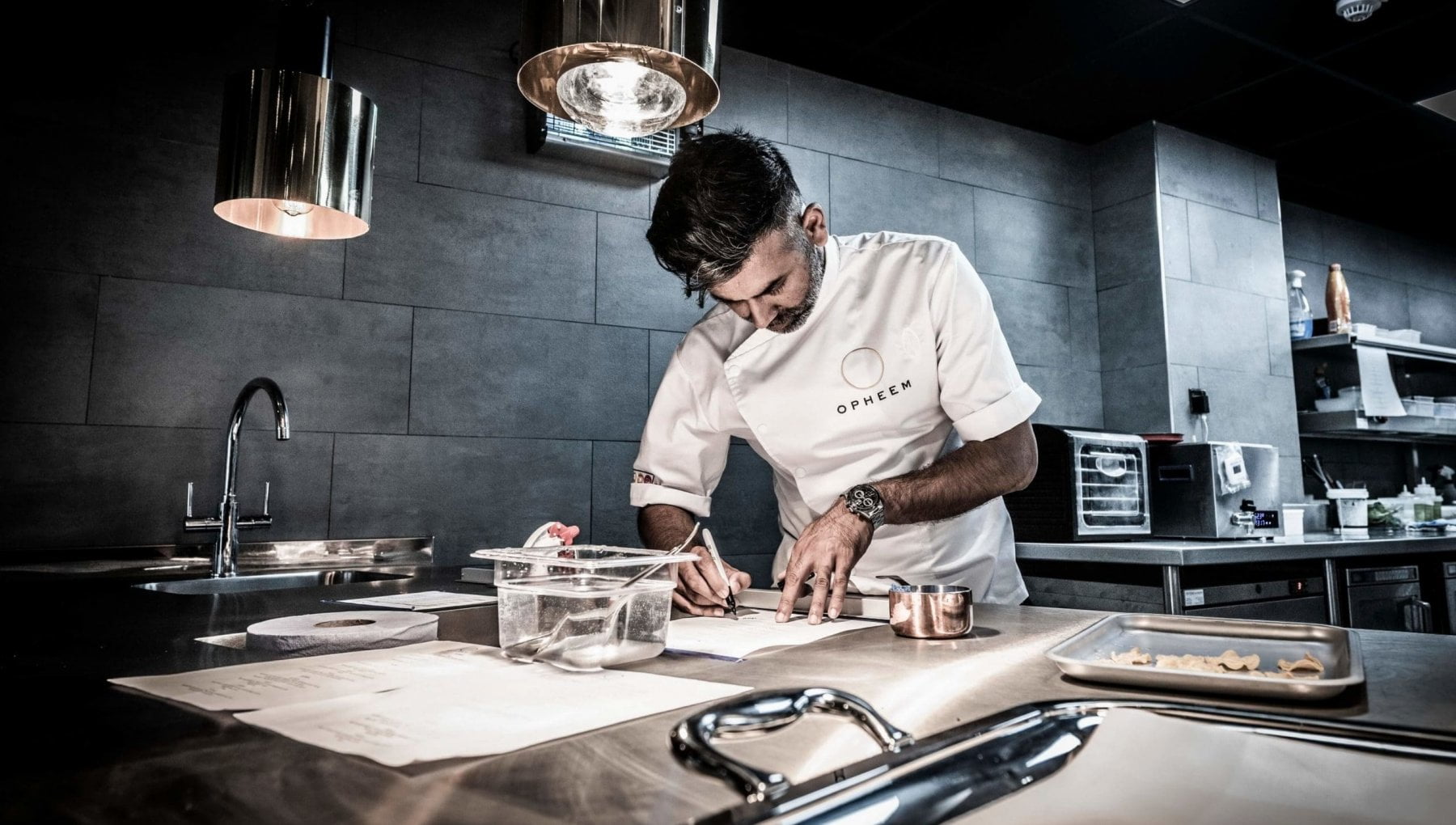 "Sono uno chef stellato, a cambiarmi la vita è stata l'espulsione da ...