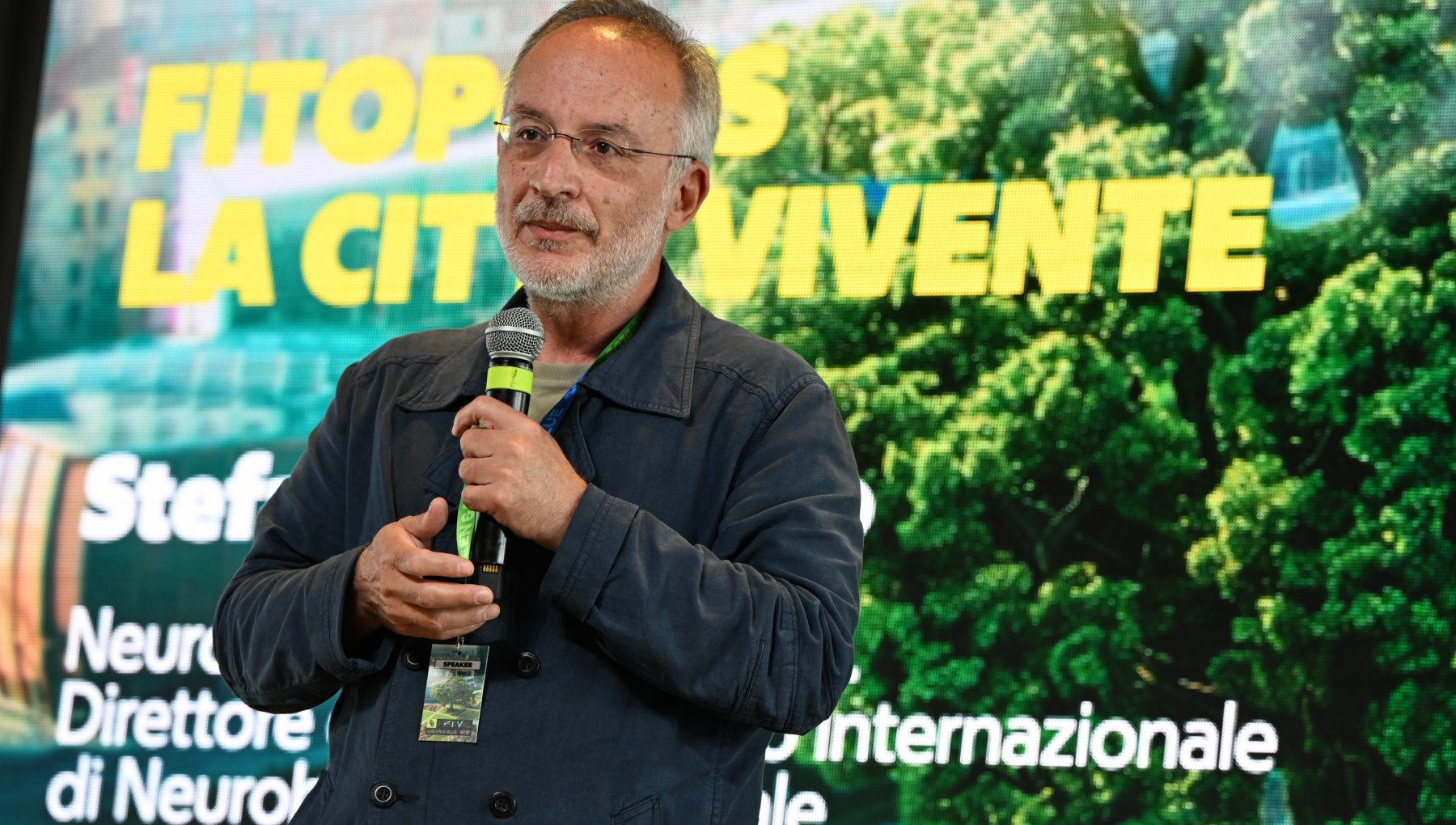 Stefano Mancuso: "Diamo spazio agli alberi per raffreddare le città ...