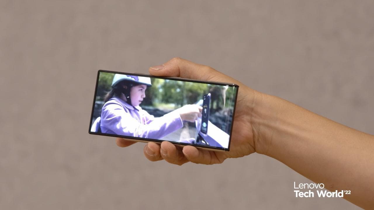 Lenovo Tech World: Luca Rossi mostra le potenzialità degli schermi che ...