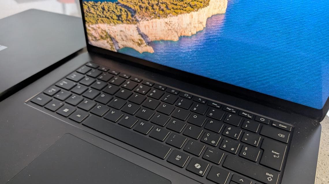 Microsoft Surface Laptop 7, la prova: il MacBook per chi non vuole un ...