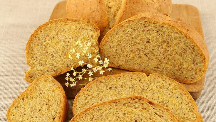 Calabria, il pane di maggio con i fiori di sambuco: profumato e dalla ...