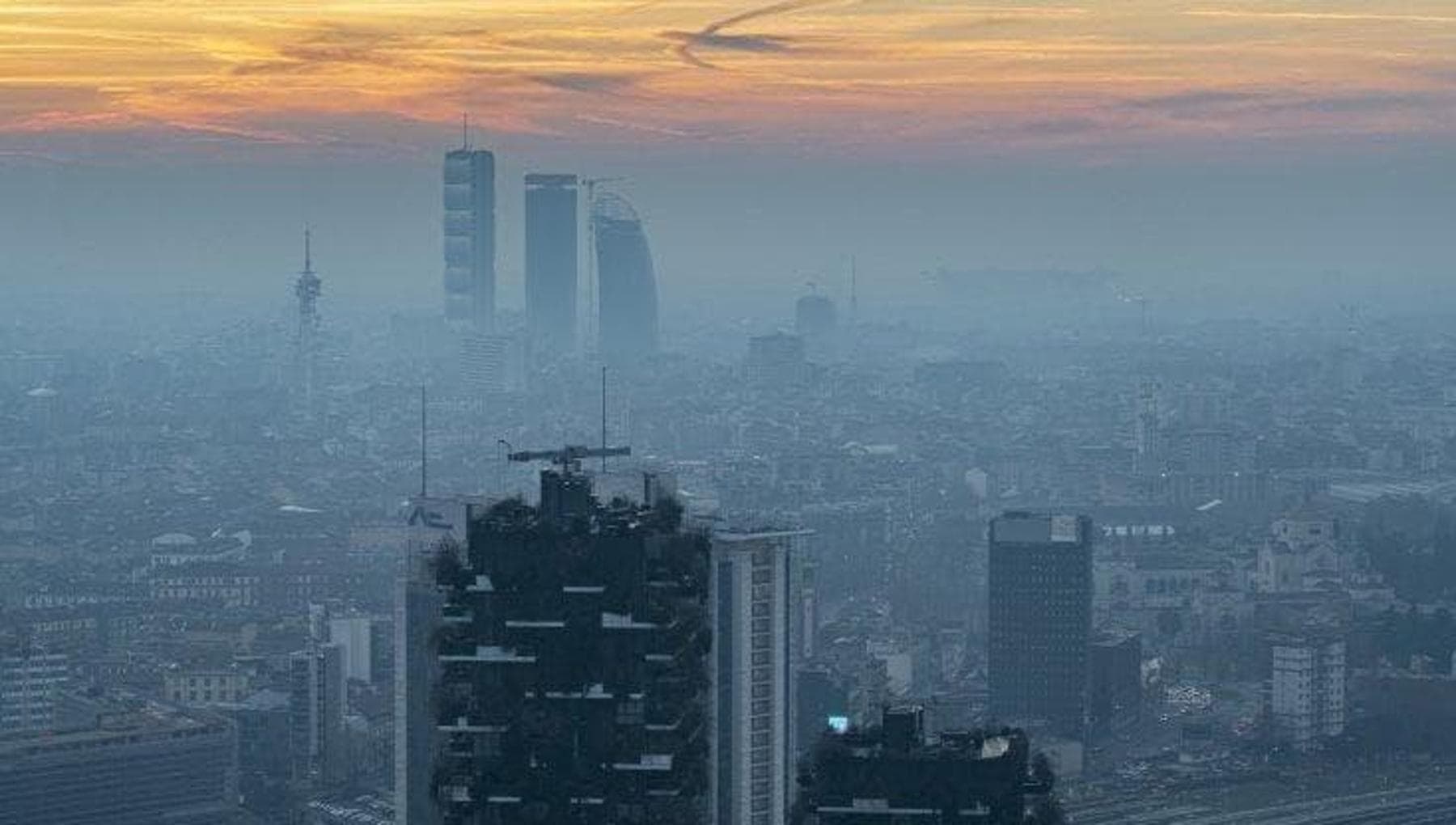 Nelle città italiane è emergenza smog. Padova, Milano, Brescia e Torino ...