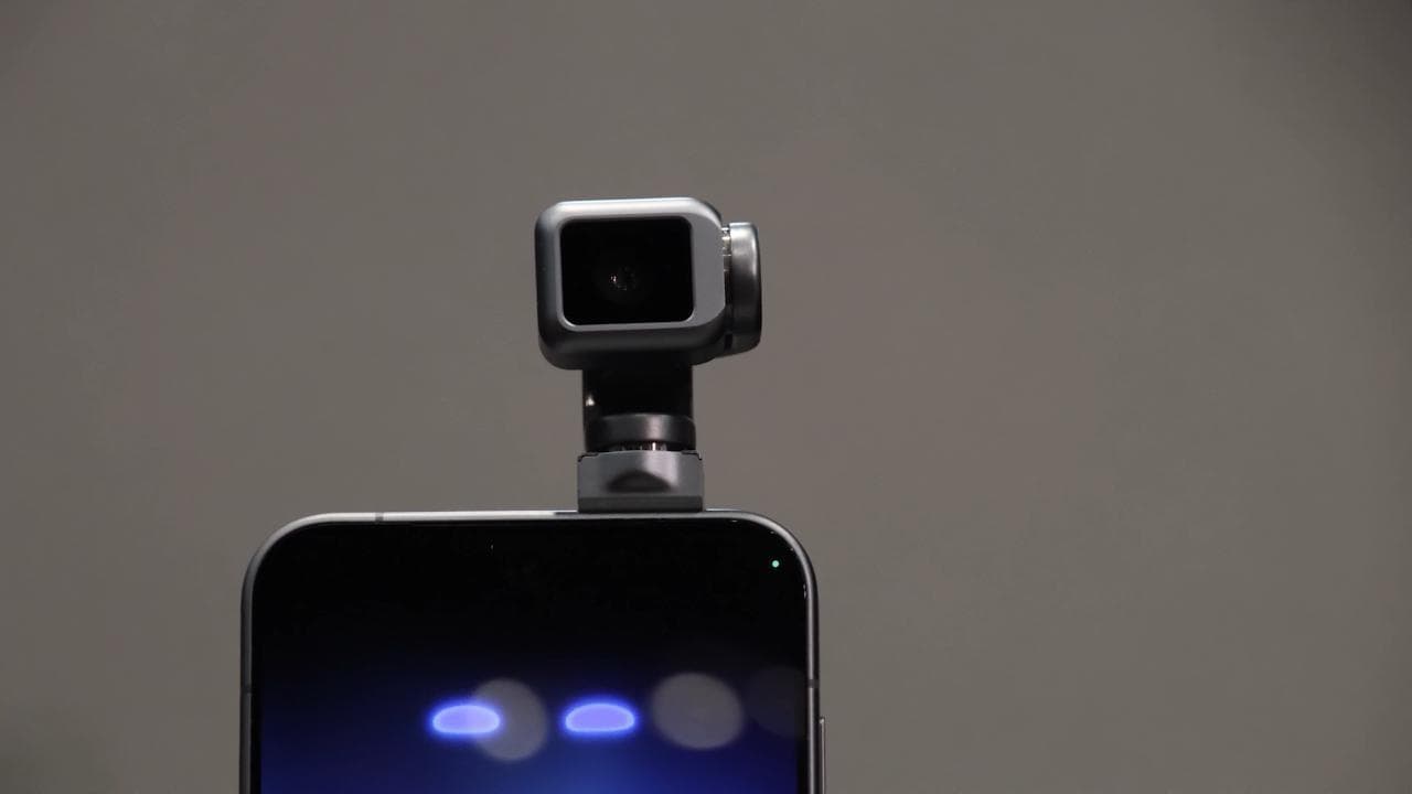 Dagli smartphone "vivi" ai robot da scrivania: le macchine ci guardano ...
