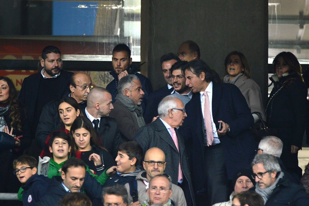 Moggi in tribuna: il saluto con Paparesta dopo Calciopoli - la Repubblica