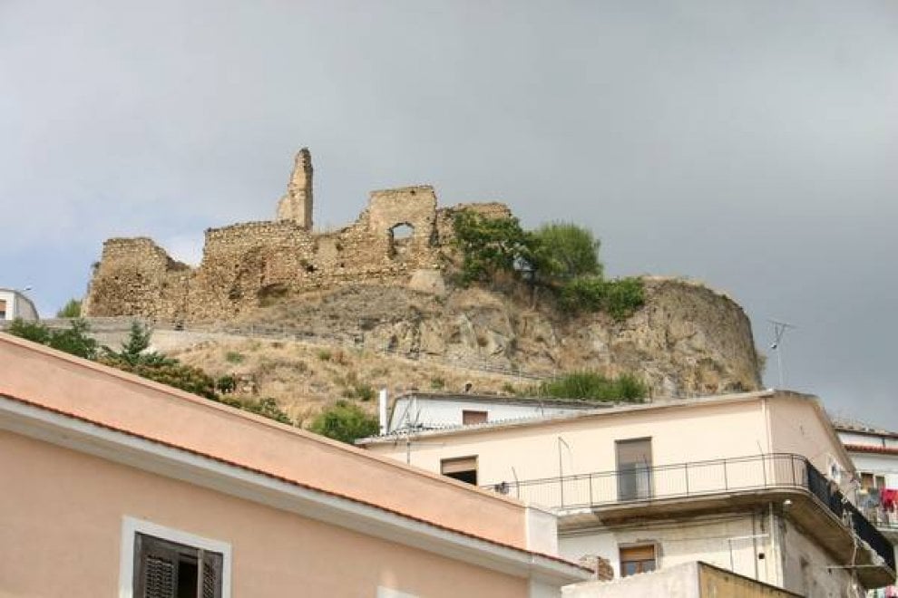 Colobraro, il paese dove la iella è diventata una fortuna - la Repubblica