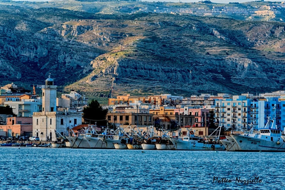 Manfredonia riaccende il suo faro: luce sulla città - la Repubblica