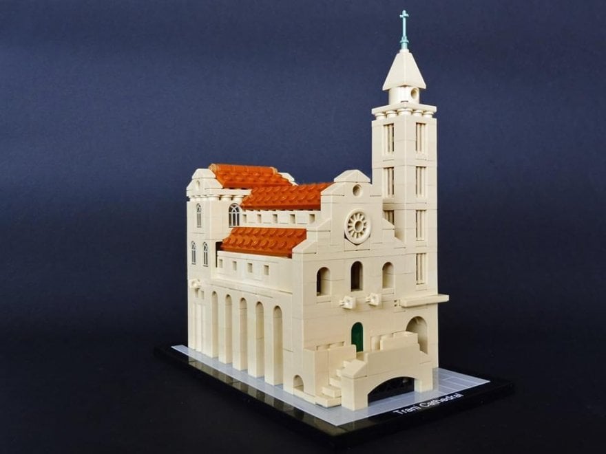 La cattedrale è di Lego: 645 mattoncini per il simbolo di Trani - la ...