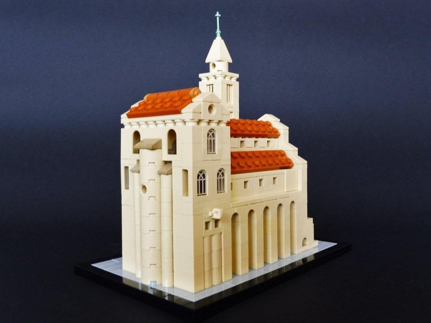La cattedrale è di Lego: 645 mattoncini per il simbolo di Trani - la ...