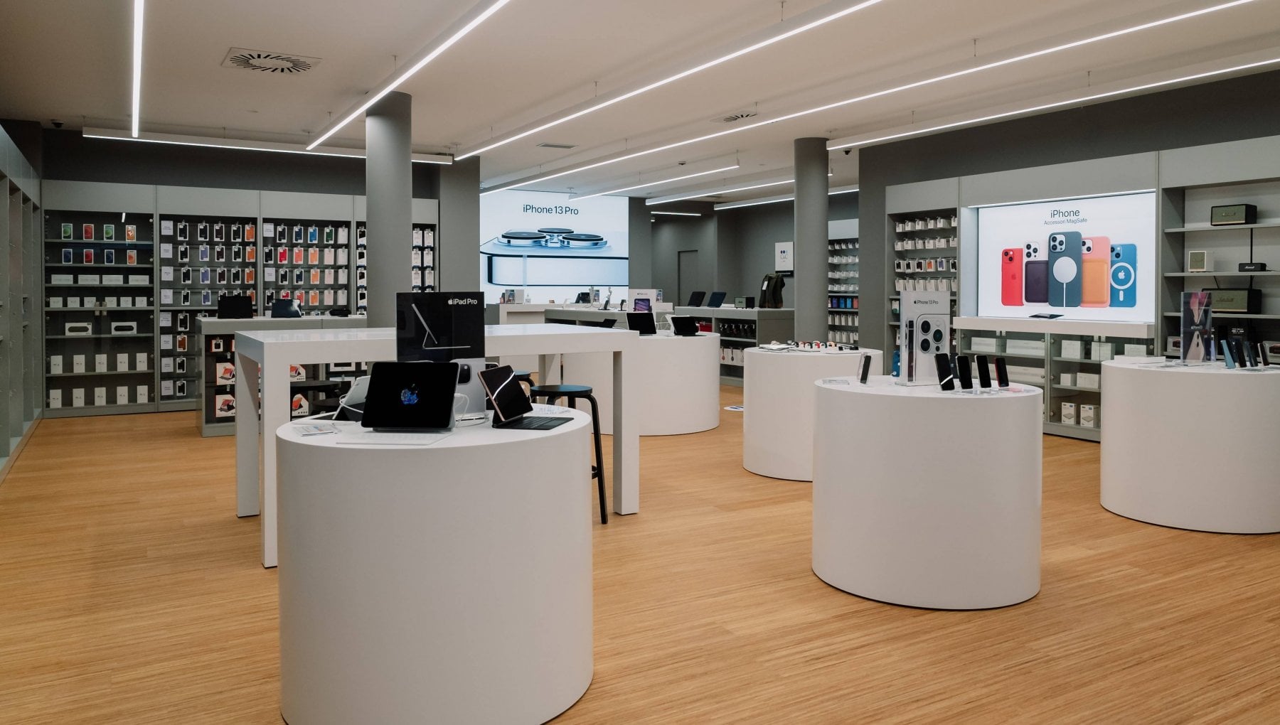 A Brindisi arriva lo store Apple. E' il 42esimo negozio C&C: "Presto ...
