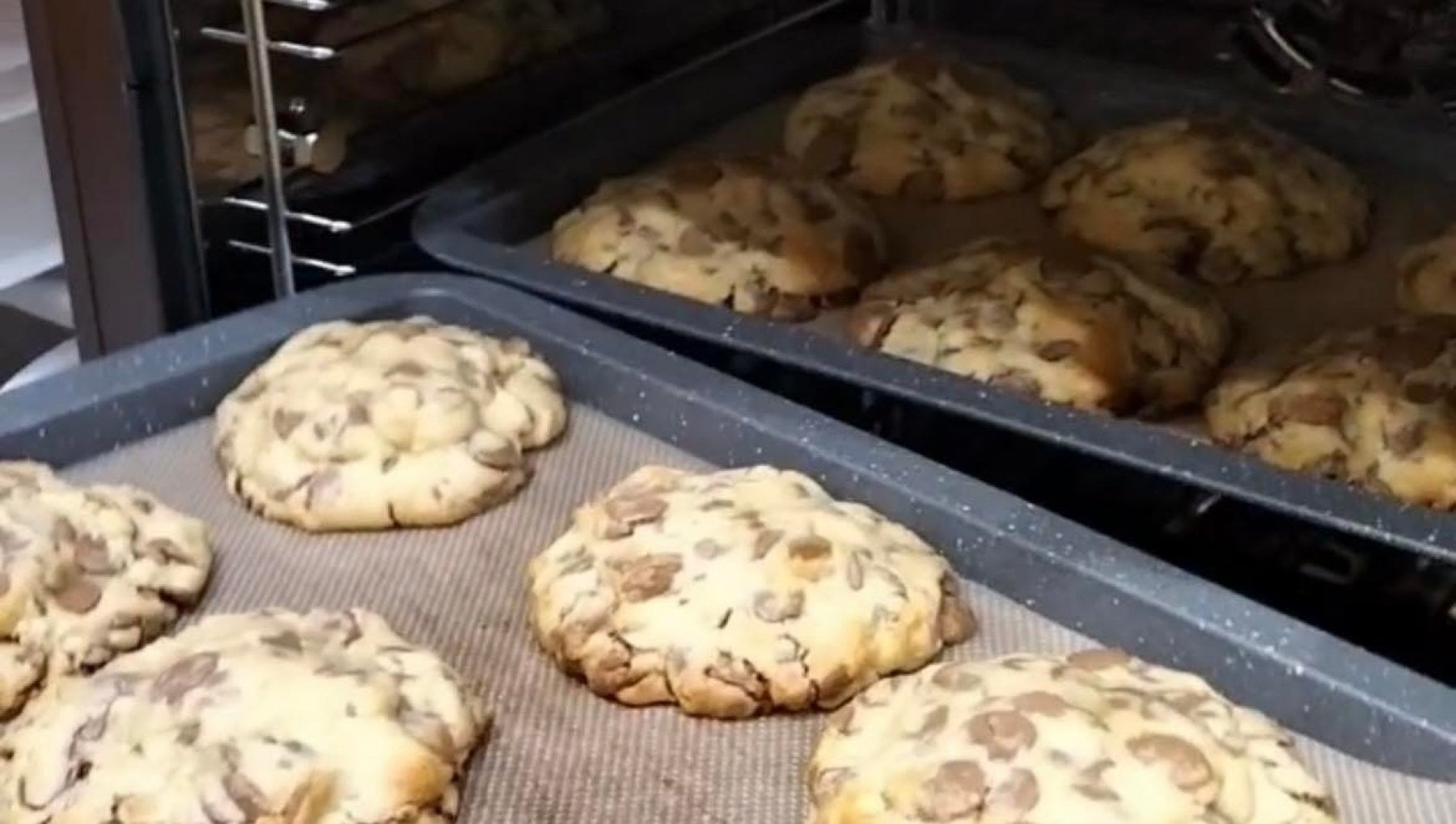 Cookies e cinnamon rolls: a Bari apre una pasticceria americana. "Un ...