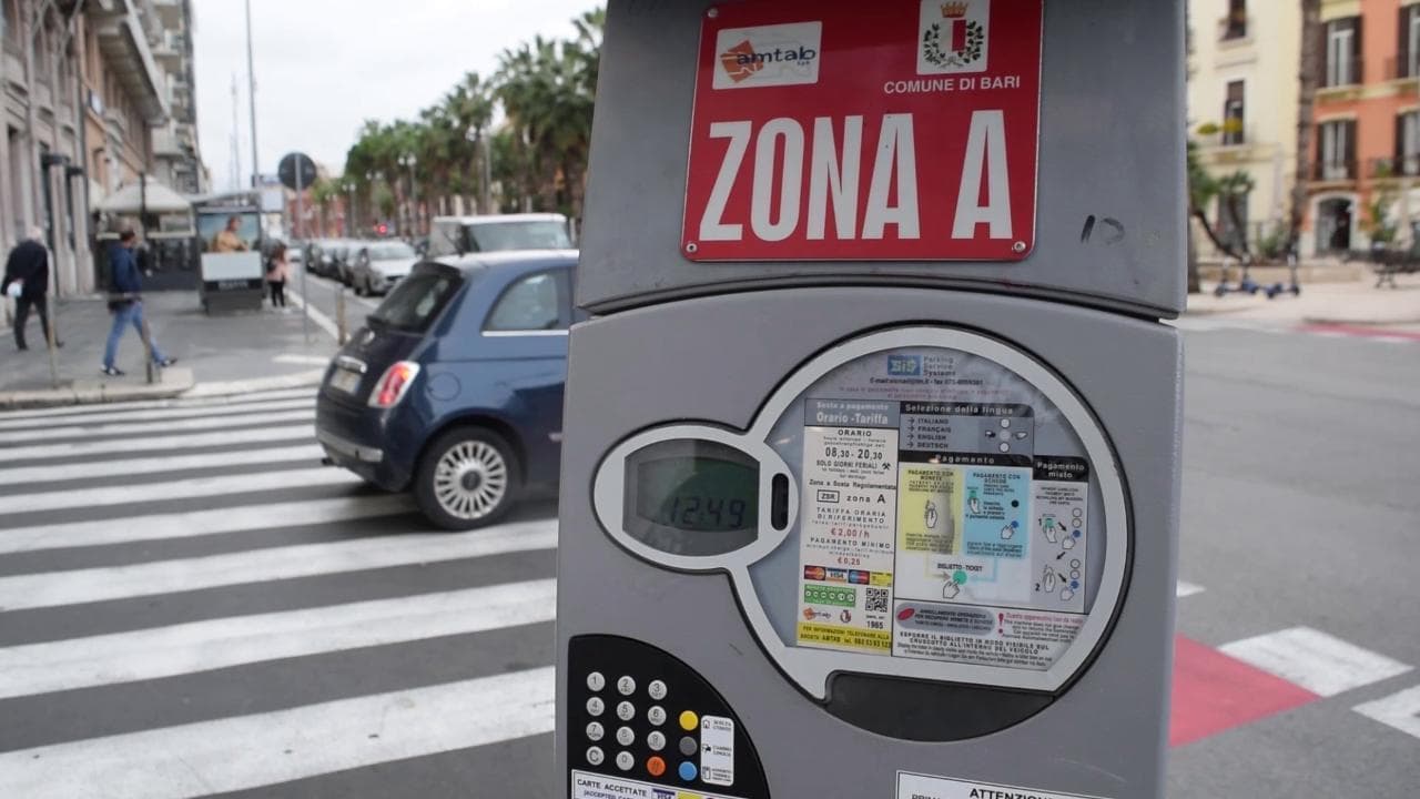Bari, si aggiornano i parcometri: ecco come si paga ora la sosta - la ...
