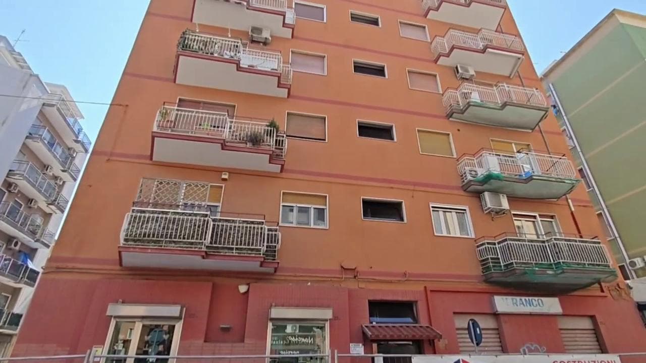 In via Giulio Petroni a Bari tra i residenti del palazzo evacuato ...