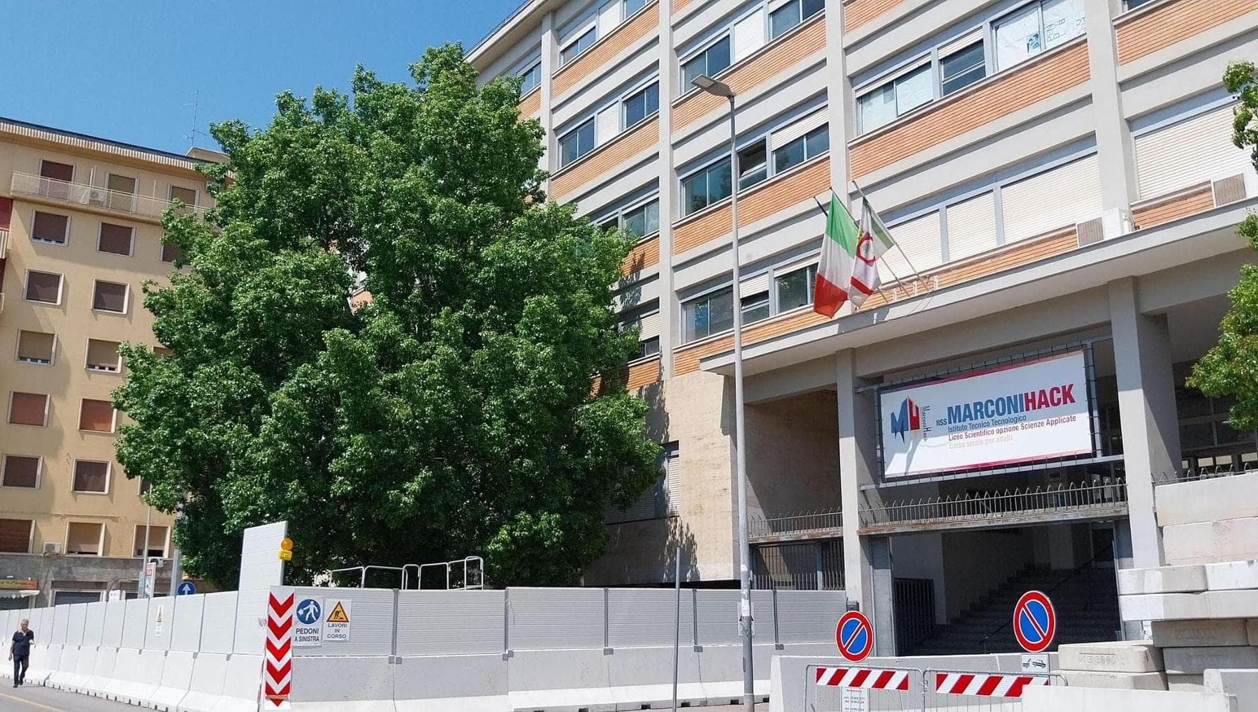 Bari, a scuola il pomeriggio e con orari ridotti causa cantiere: il ...