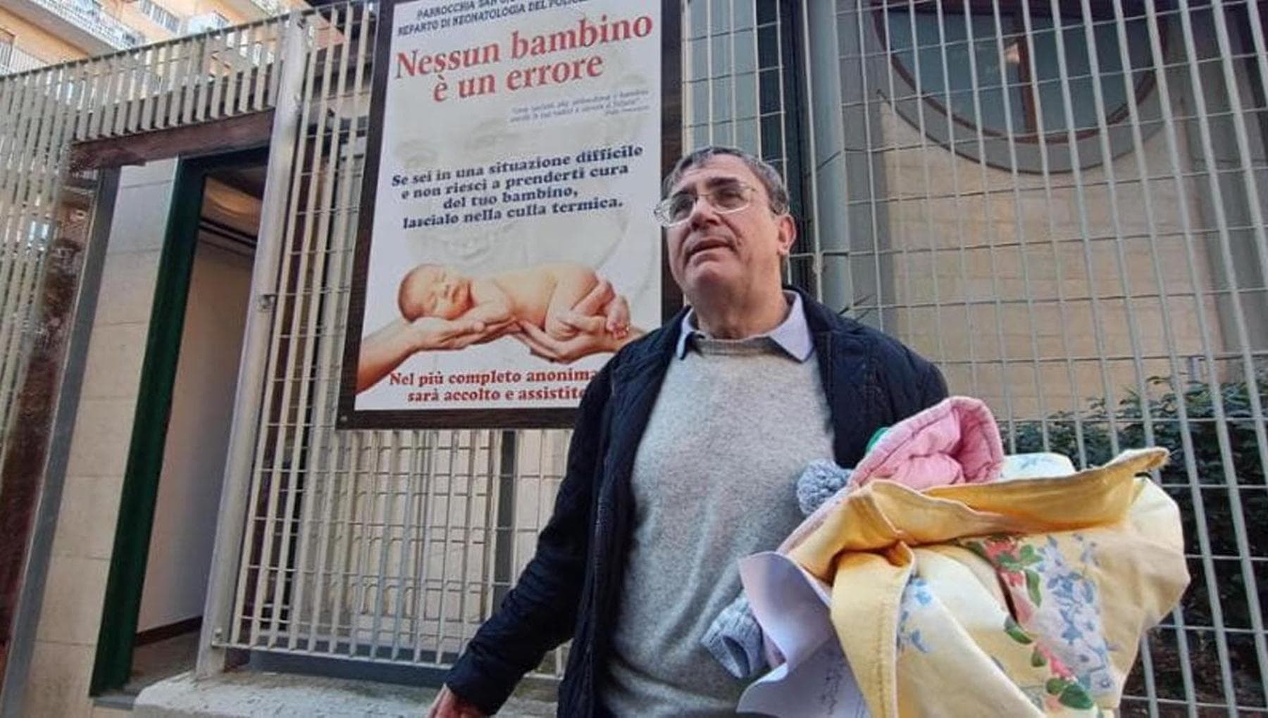 Neonato morto di freddo nella culla termica a Bari, rinviato a giudizio ...