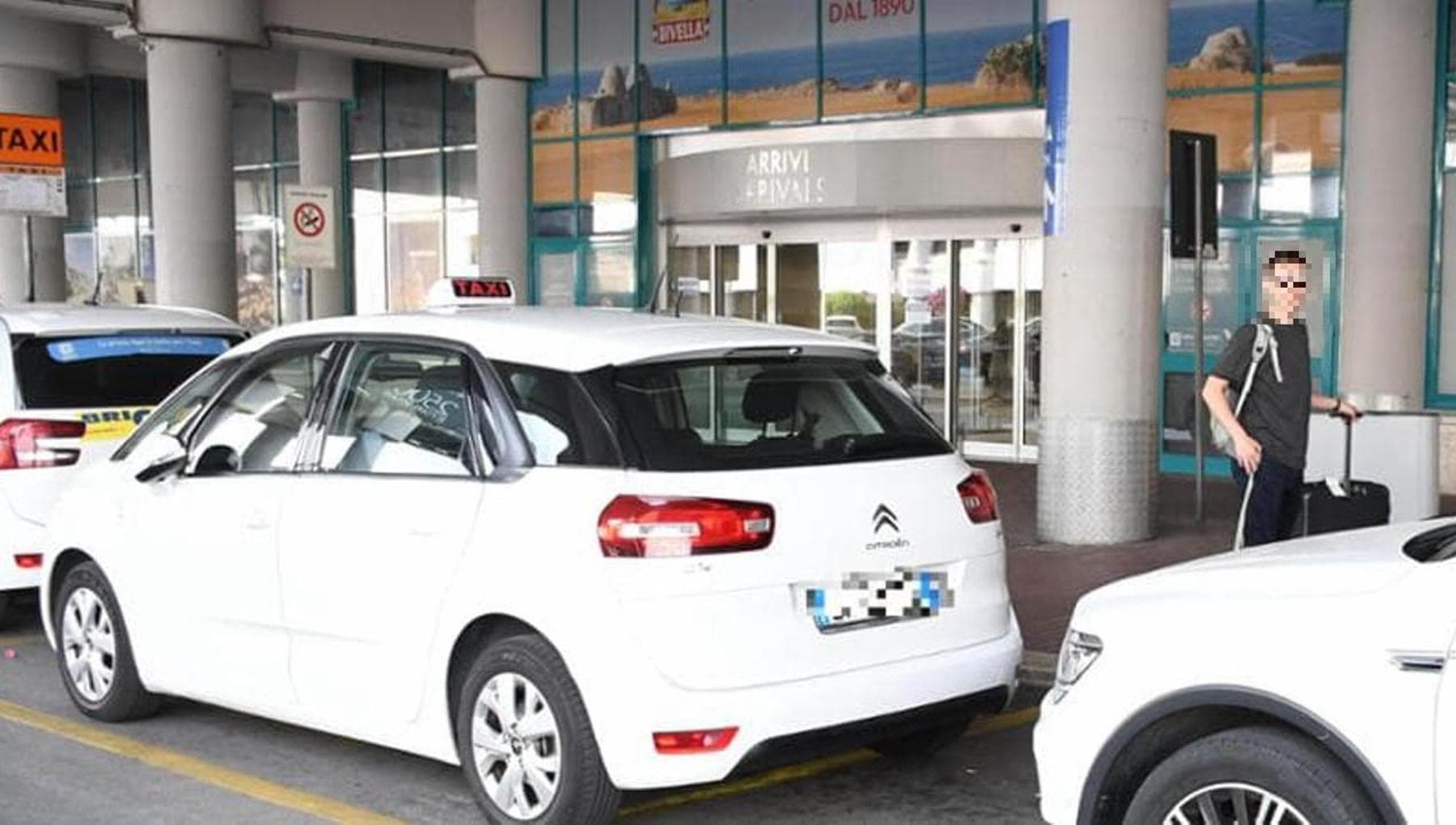 A Bari 19 taxi in più: in giro 169 auto e servizio per 22 ore al giorno ...