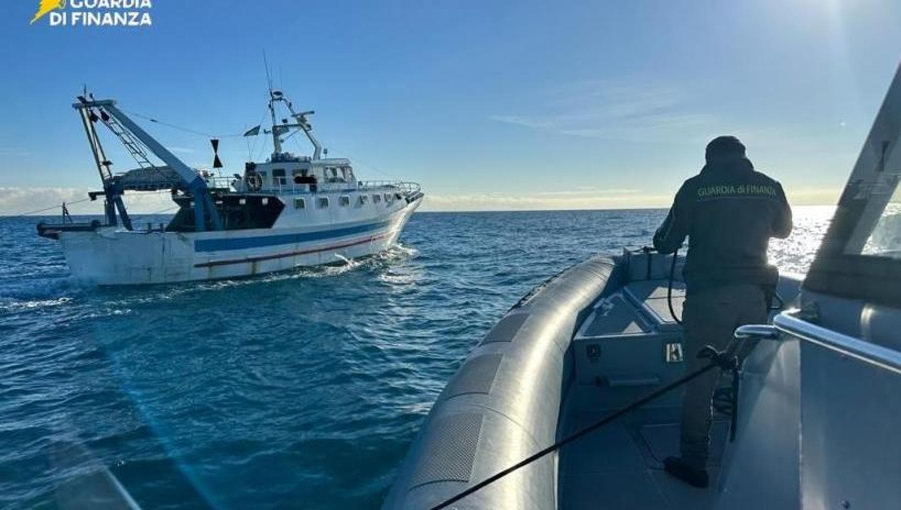 Pesca a strascico nel mare di Bari, sequestrati 100 chili di pescato ...