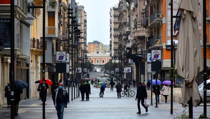Bari, shopping per 10mila euro senza pagare in tre negozi di via ...