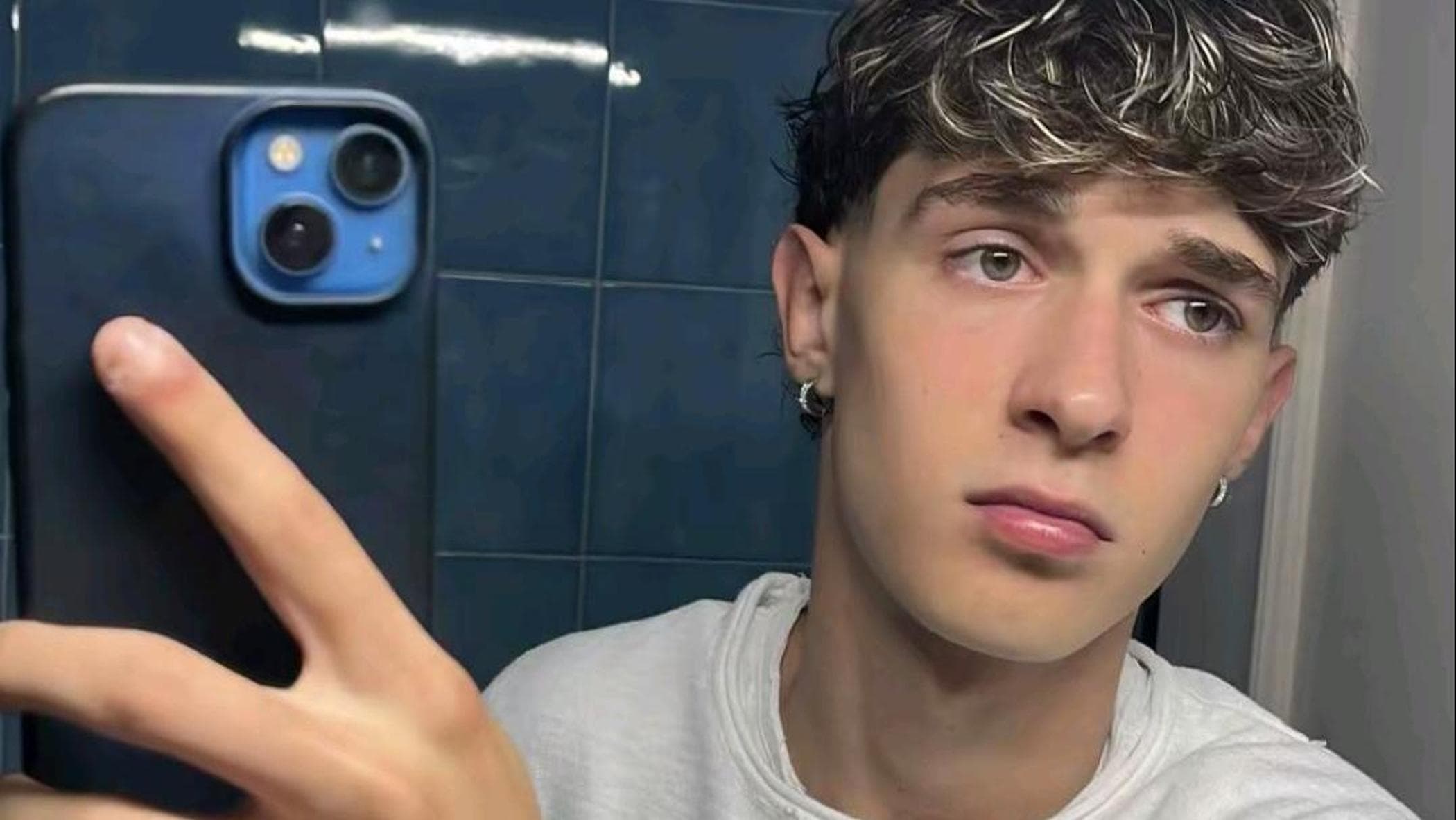 L’addio a Niki Metushi morto a 17 anni dopo un incidente: “Hai lasciato ...