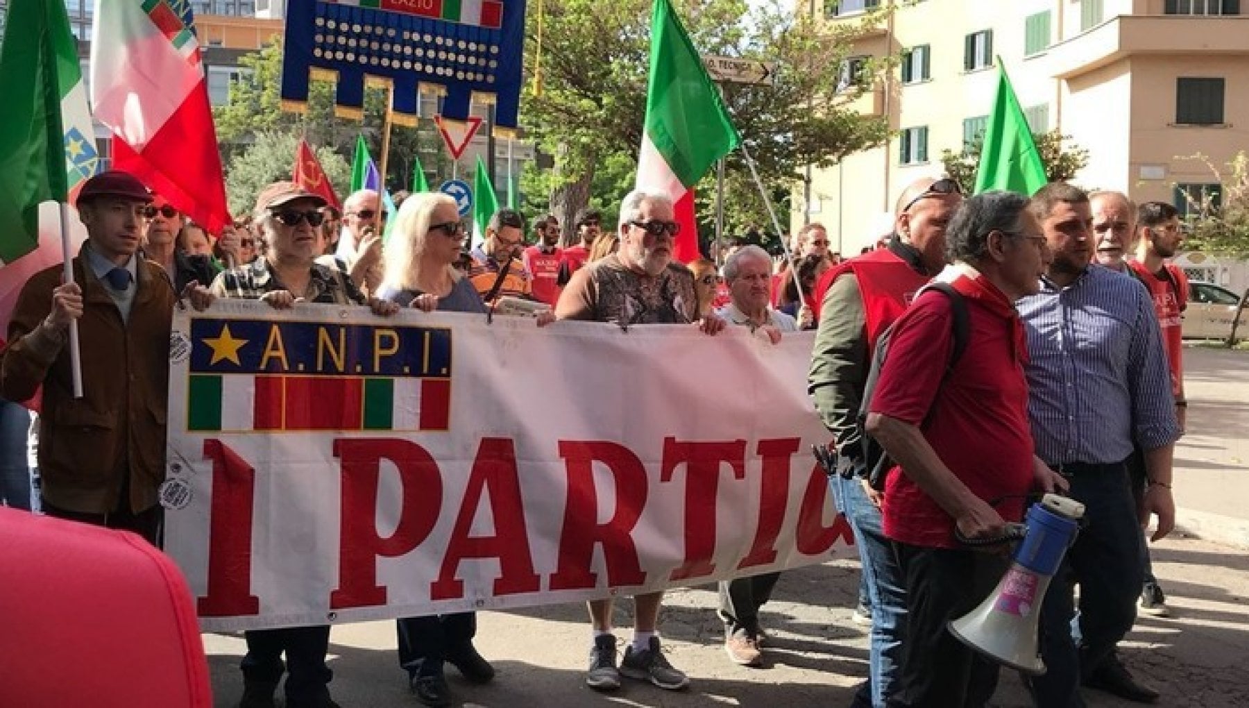 Nell'anniversario della marcia su Roma l'Anpi in corteo a Predappio. E ...