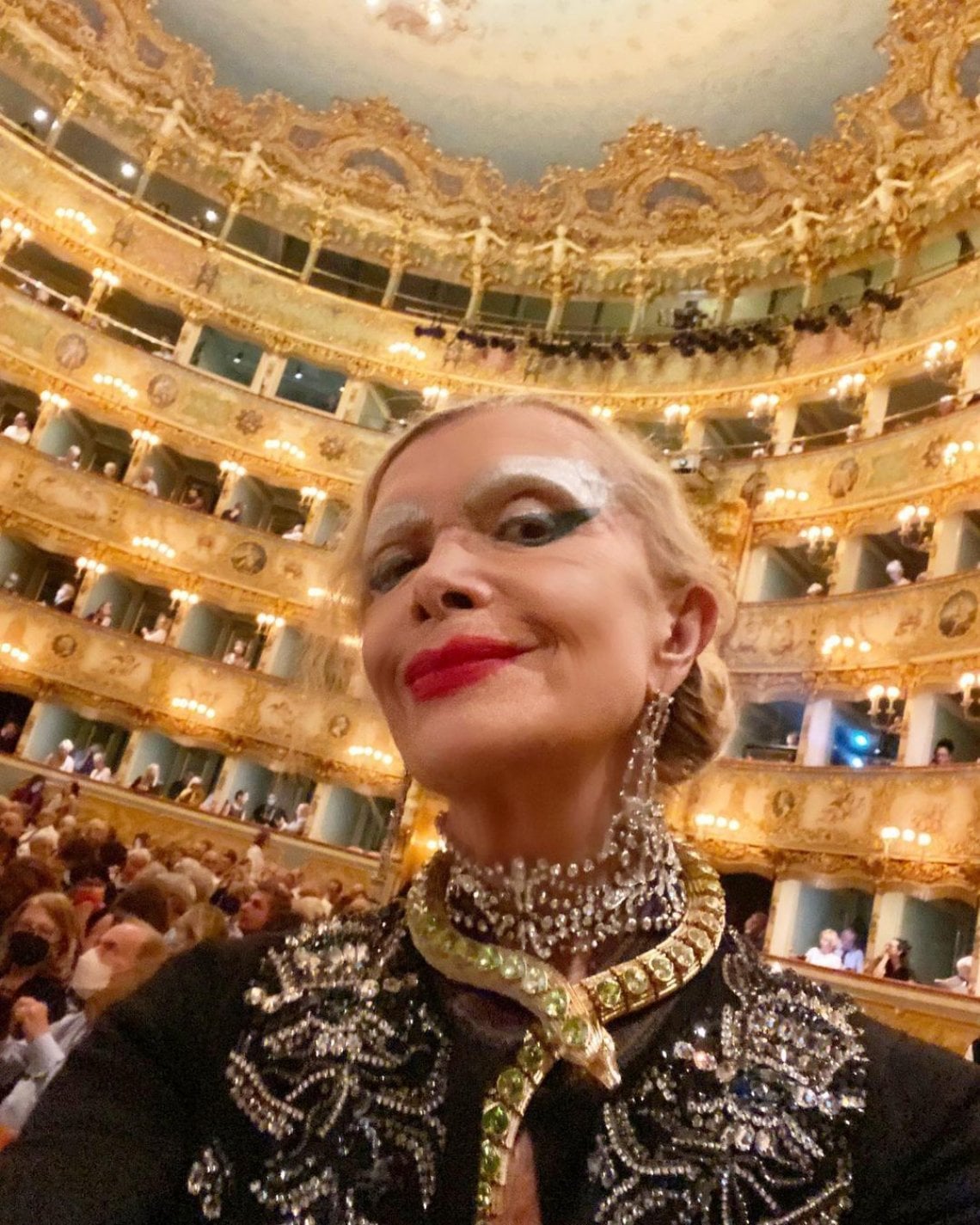 Cecilia Matteucci, una vita da contessa: "Indosso opere d'arte, stupire ...