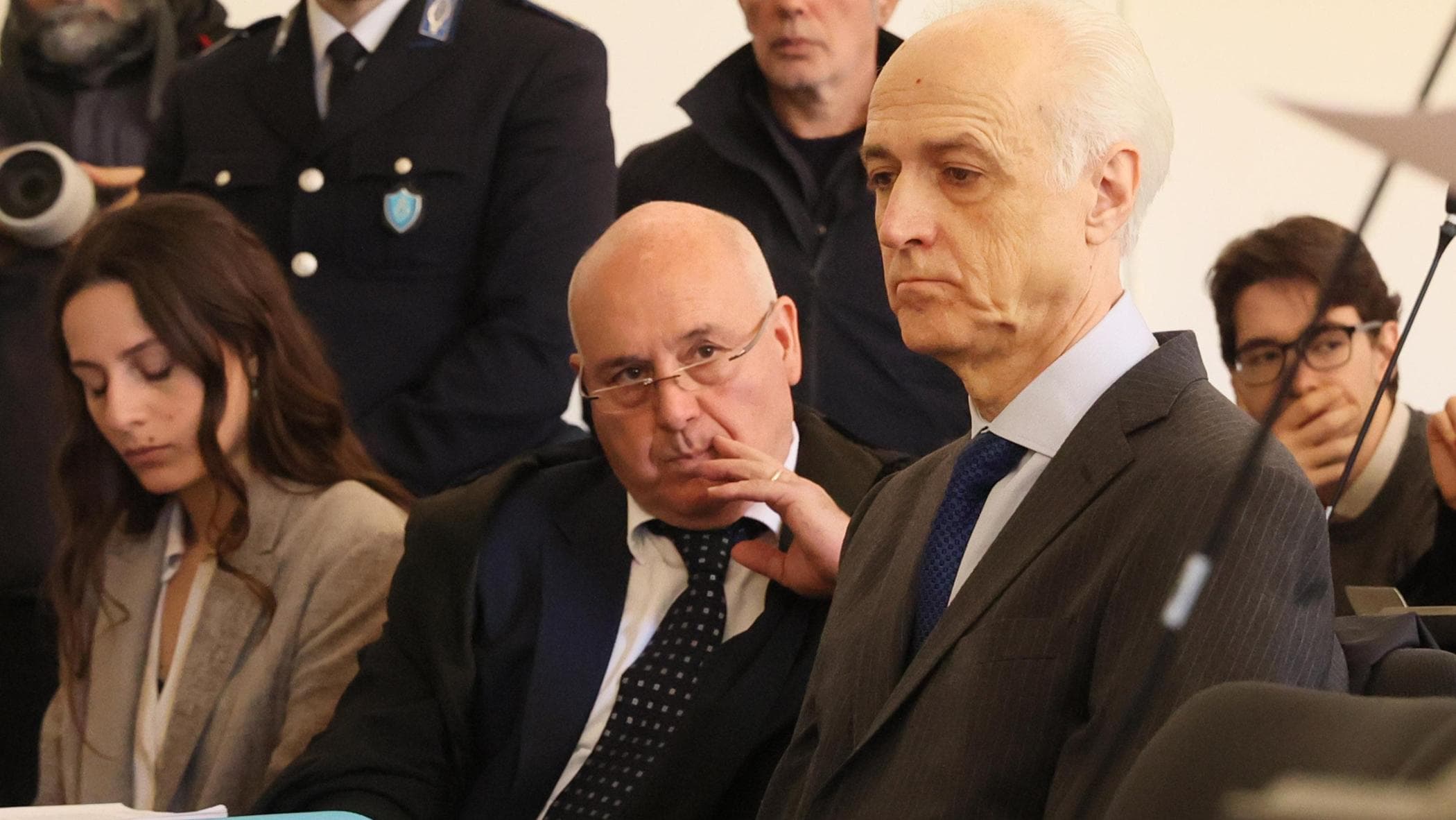 Vigile uccisa, “Gualandi non poteva portare l’arma” - la Repubblica