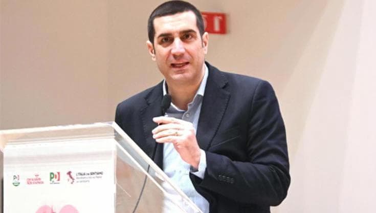 Energia, de Pascale contro il governo: “La strategia? Indebitarsi per ...