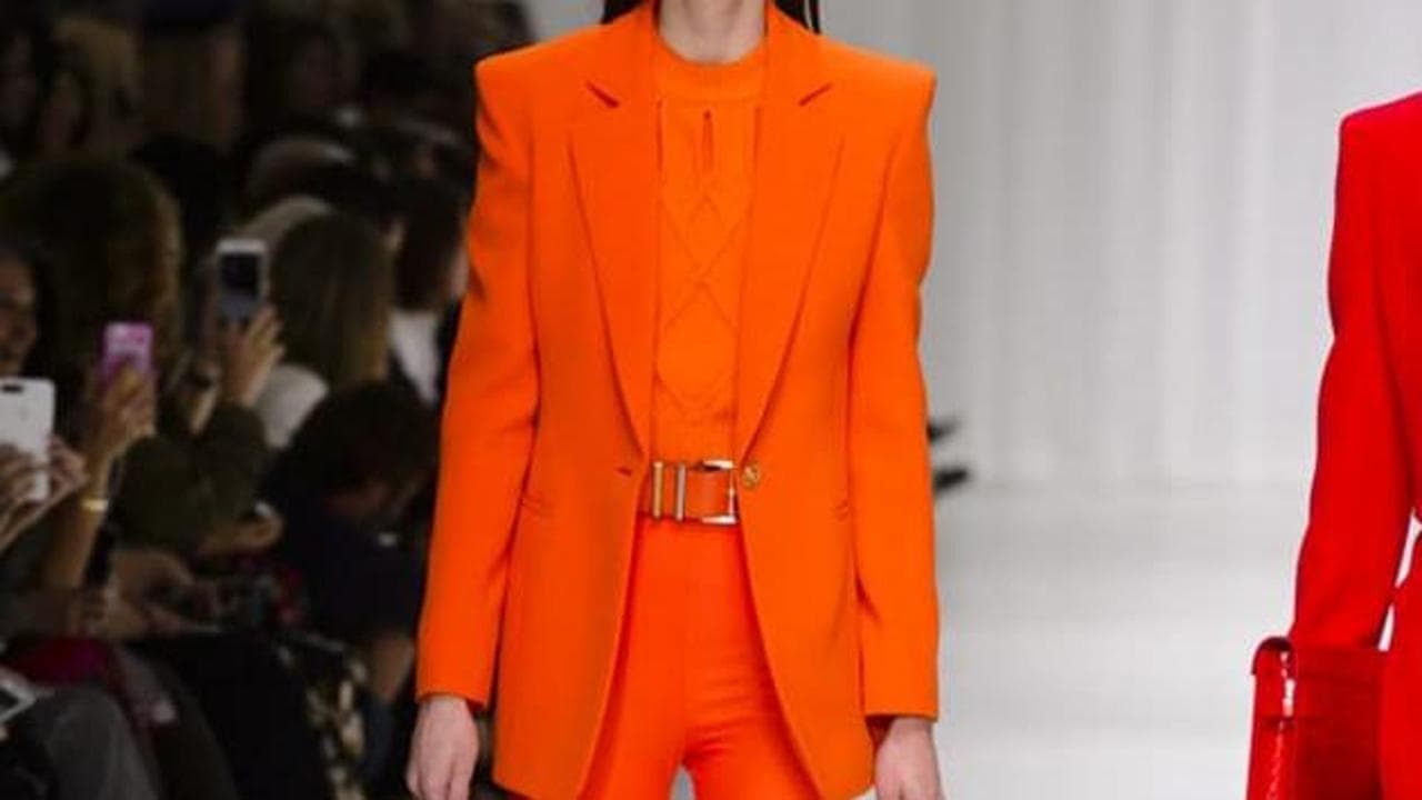Cosa ci piace questa settimana: l'arancio Pantone 021C - d la Repubblica