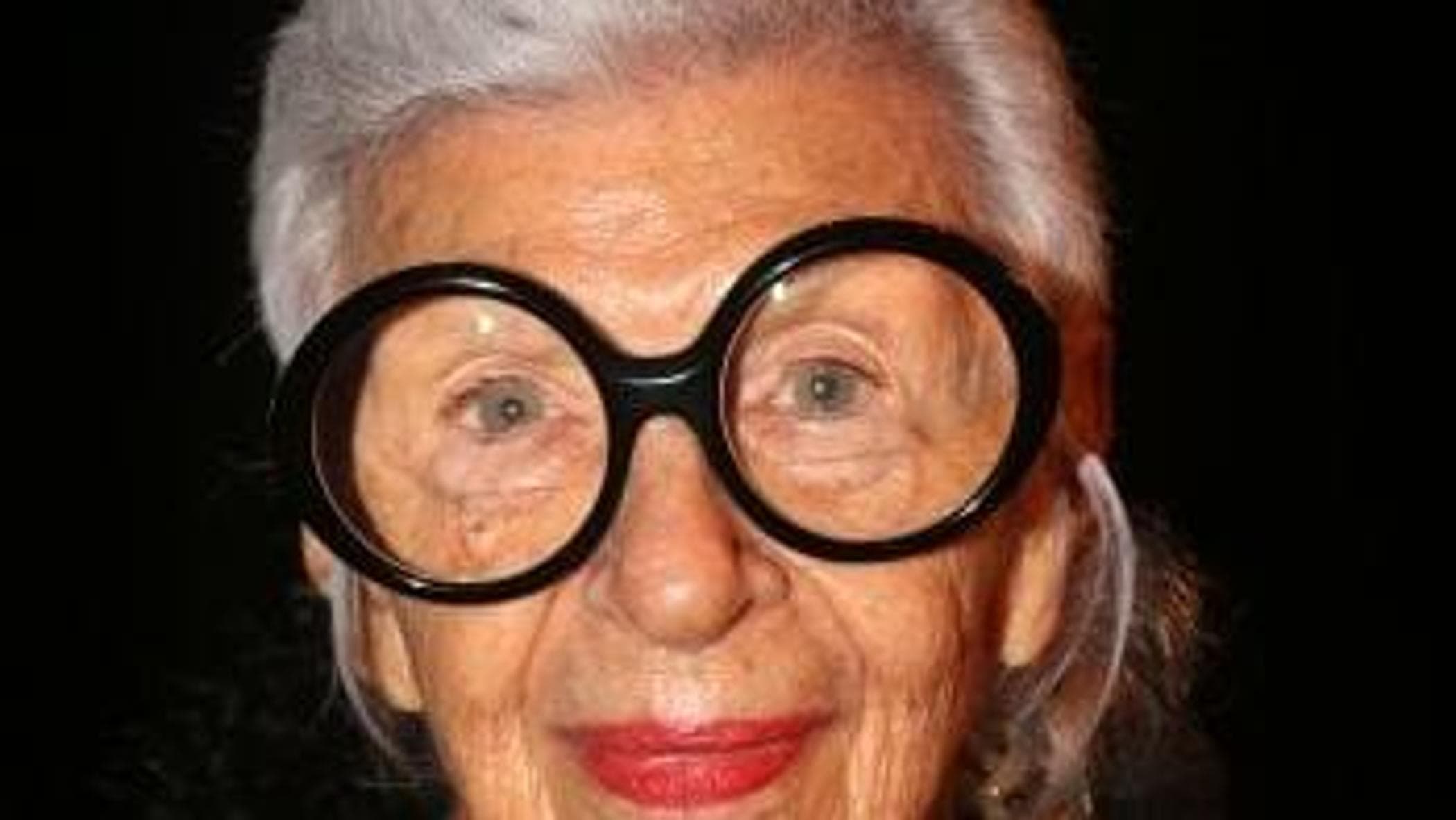 Iris Apfel a 97 anni firma per la IMG Models e diventa la modella più ...