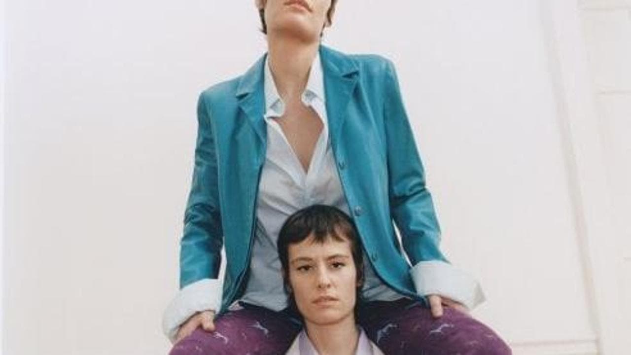 Giulia e Camilla Venturini firmano una capsule collection di borse per ...