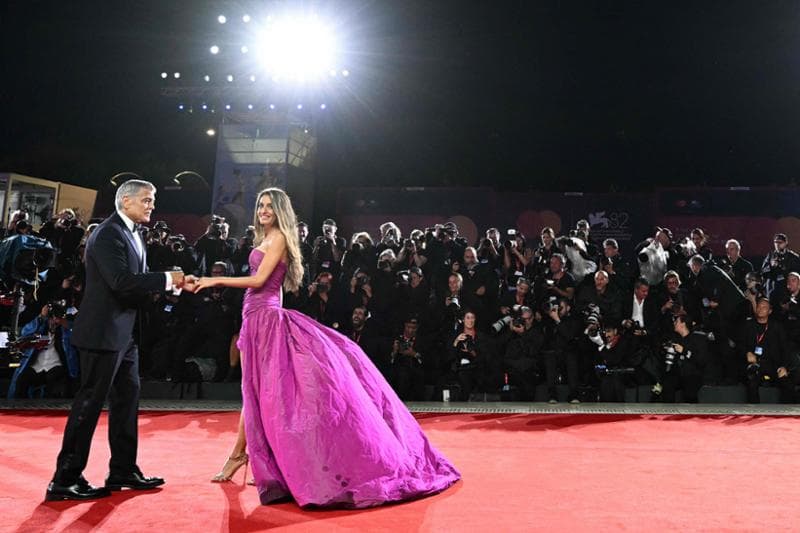Le pagelle dei look di Venezia, da Amal Clooney a Emma Stone, promossi ...