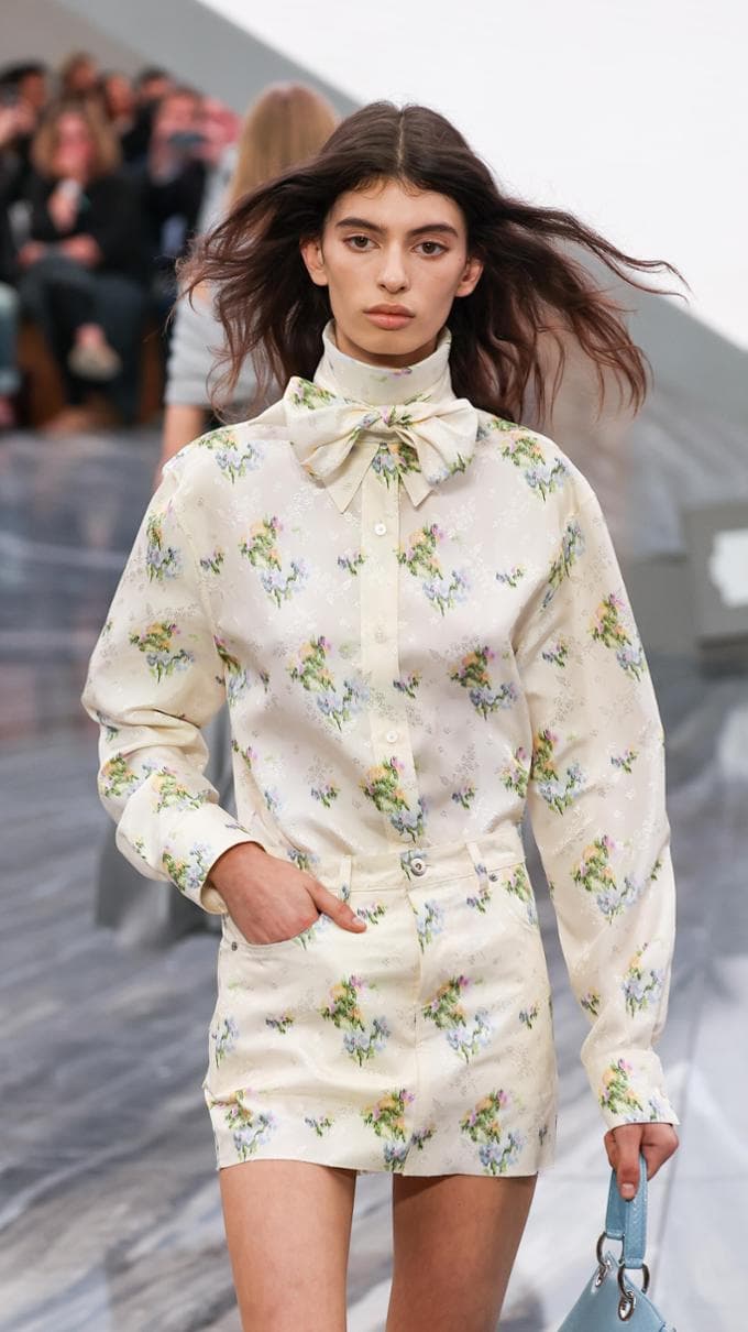 Matilde Lucidi, figlia di Bianca Balti, debutta in passerella alla ...