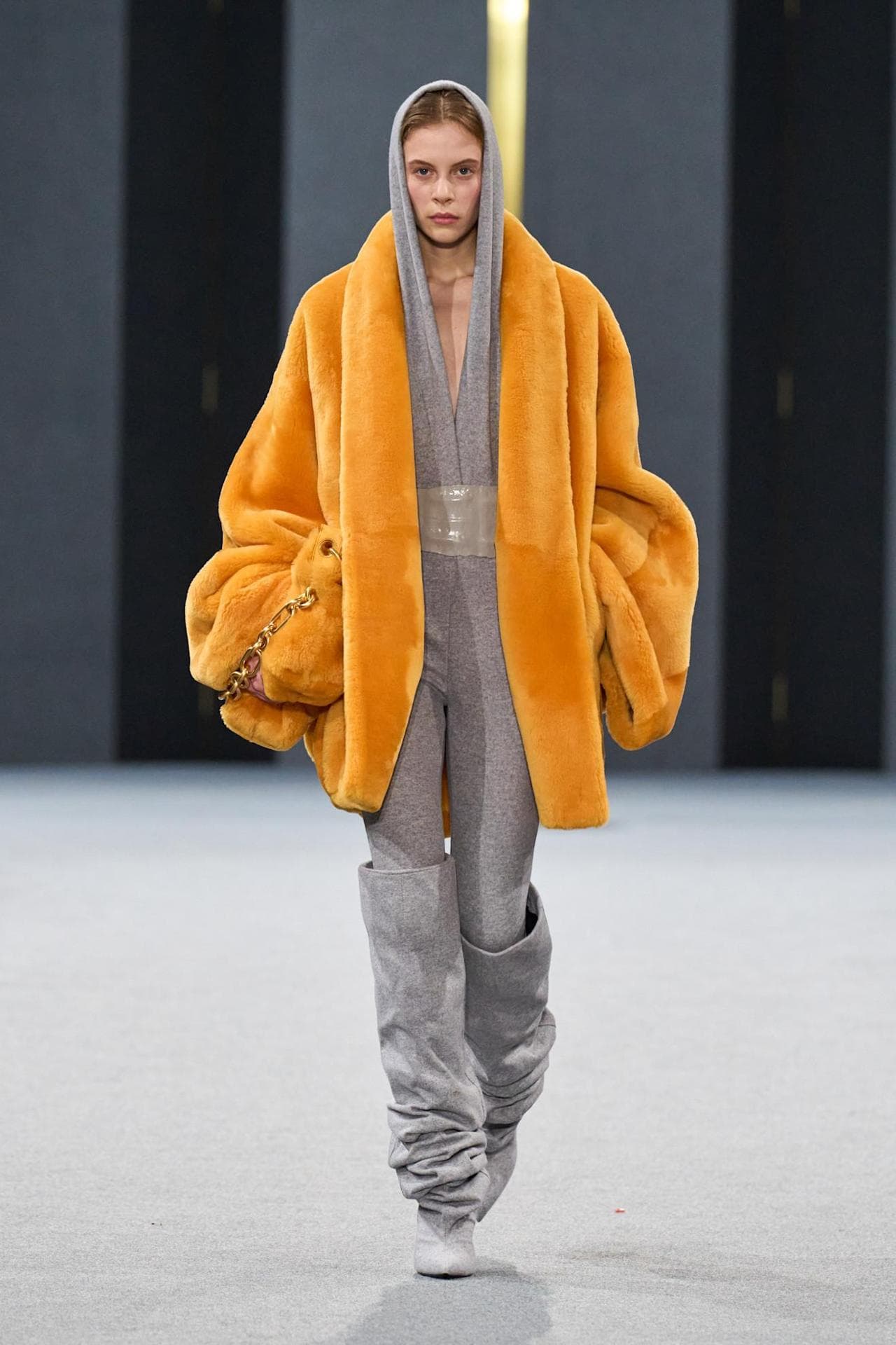 Quali colori indossare in autunno: tendenze moda 2025 - d la Repubblica