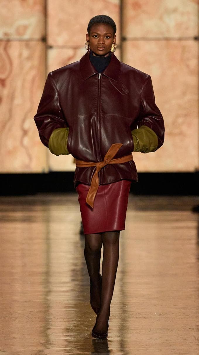 Total look in pelle, la tendenza moda dalle sfilate per l'autunno 2025 ...
