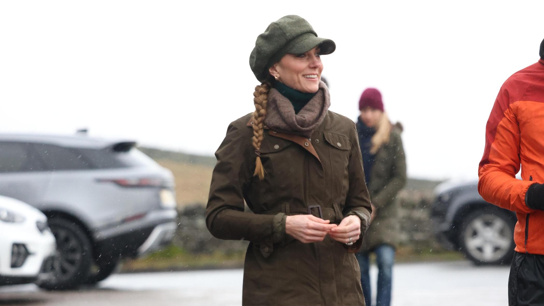 Kate torna alla natura con una passeggiata guidata nei boschi inglesi ...