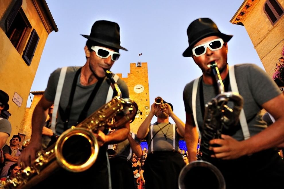 Artisti di strada: musica e performance al "Che Forte Festival" - la ...