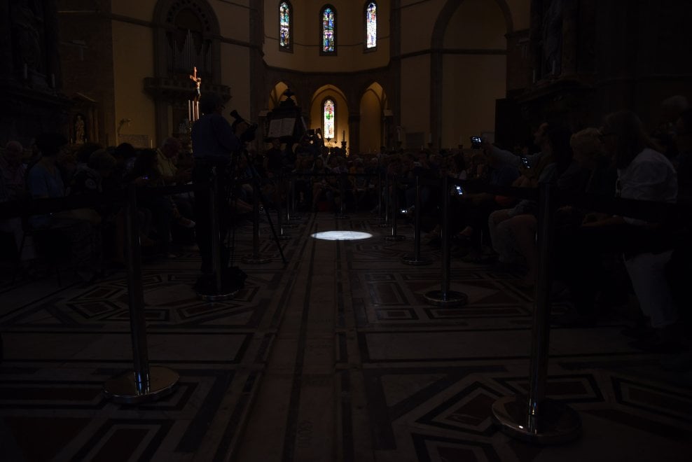 Firenze, è il giorno dello gnomone: il sole attraversa la Cupola del ...