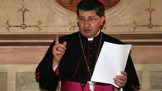 La messa di Natale del cardinale di Firenze nel Mugello colpito dal ...