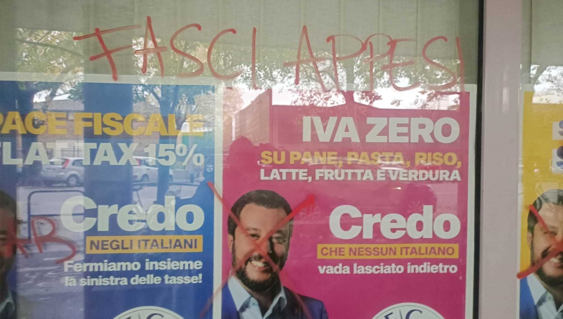 Firenze, sede della Lega imbrattata con la scritta "Fasci appesi" - la ...