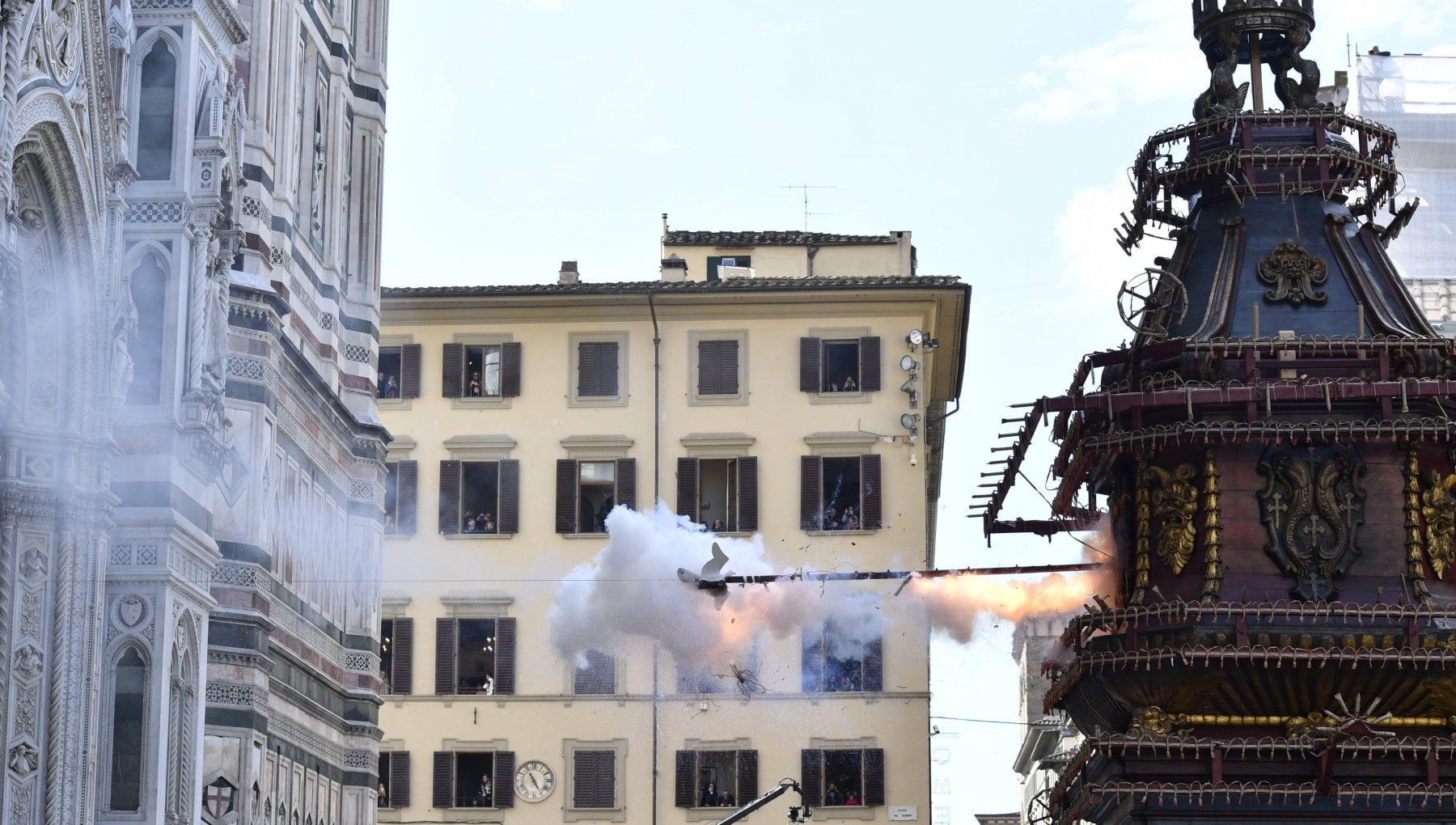 Scoppio del carro colombina Firenze Duomo Pasqua buoni auspici - la ...