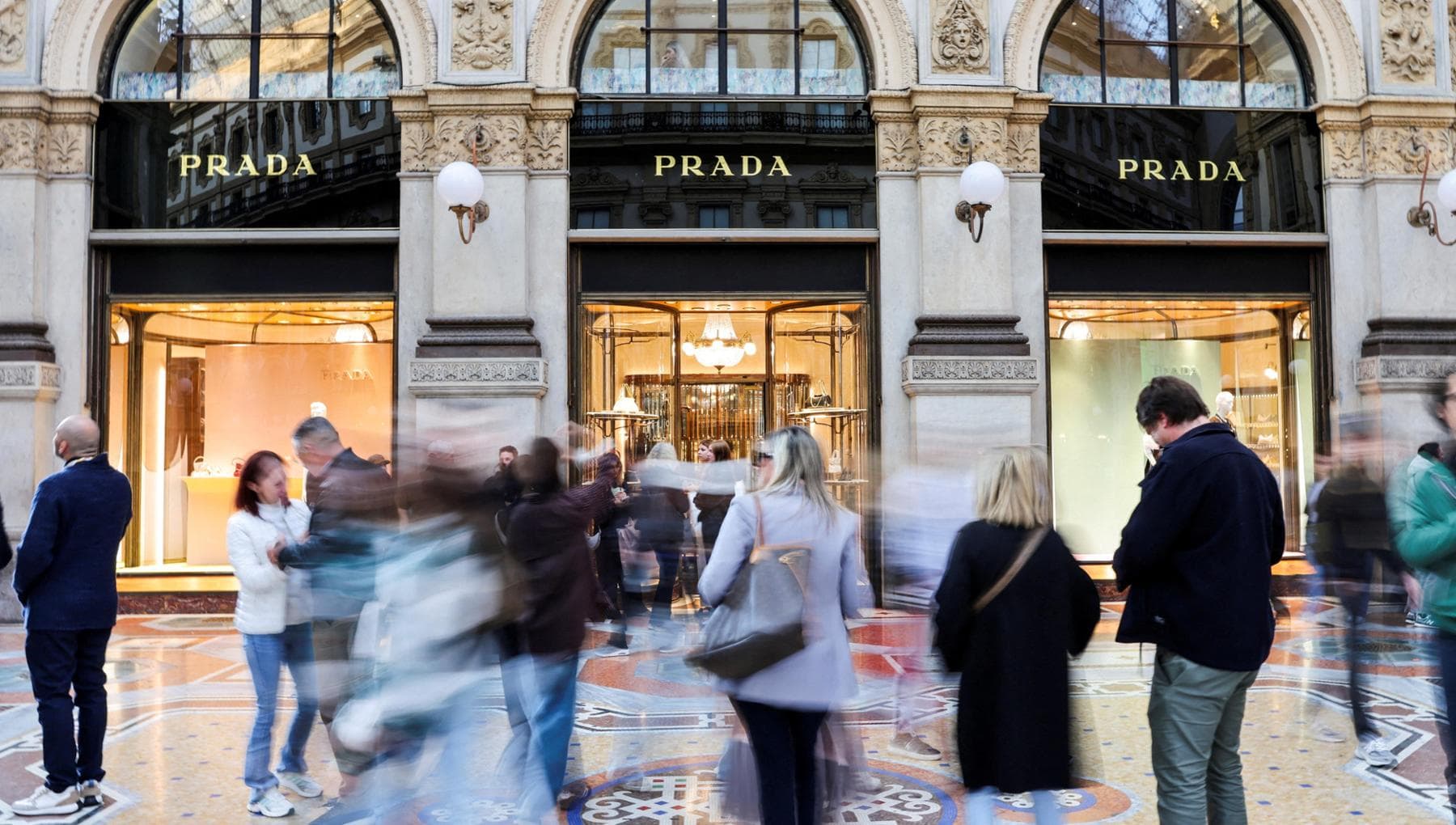 Prada: “Concentrati su Versace, nessun’altra acquisizione per i ...