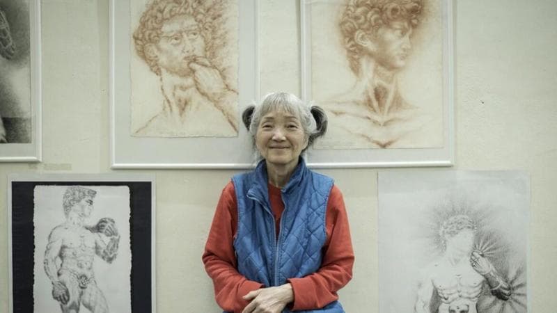 Da homeless a protagonista di una mostra, la storia di Mei Suk Leung ...