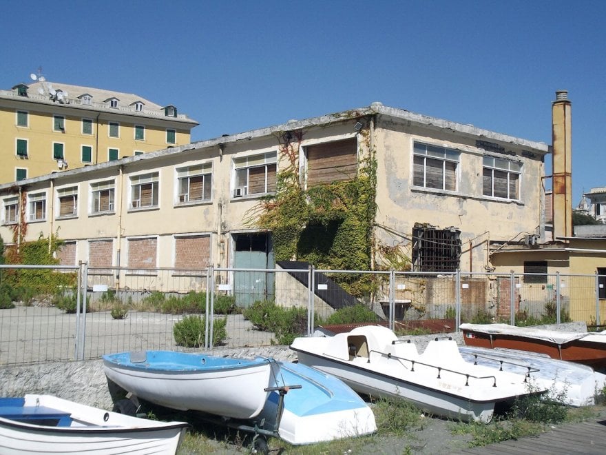 Genova abbandonata, viaggio tra degrado e speranza - la Repubblica