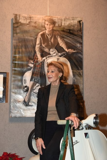 La "Vespa" ha 70 anni, a Genova la celebra anche Marisa Allasio - la ...