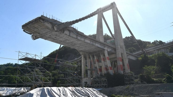 Denunciò i rischi del Morandi: trasferito sotto il Monte Bianco - la ...